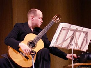 Georg Gulyas (Guitar) - Short Biography